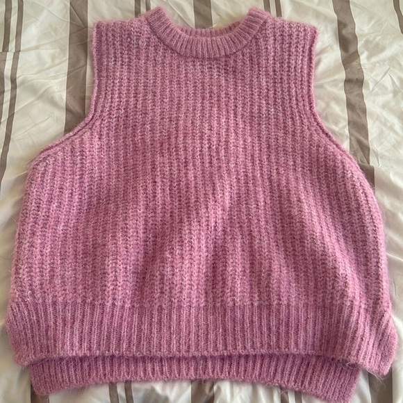 Universal Thread | Sweaters | Universal Thread Sweater Vest | Poshmark